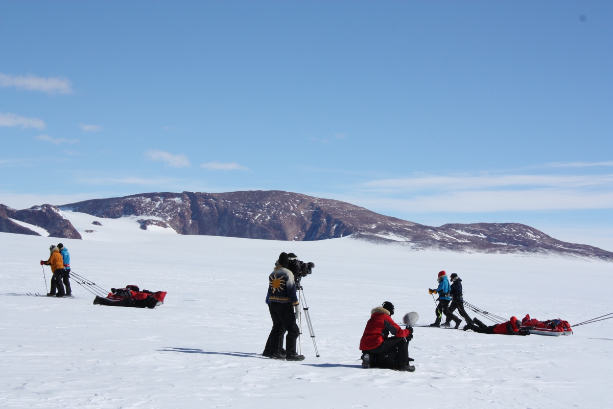 2008 - Antarctica Amundsen Omega Pole Race - Arctic Trucks Antarctica
